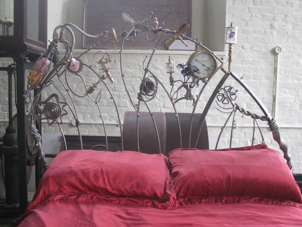 15 Superb Steampunk Bedroom Design Styles