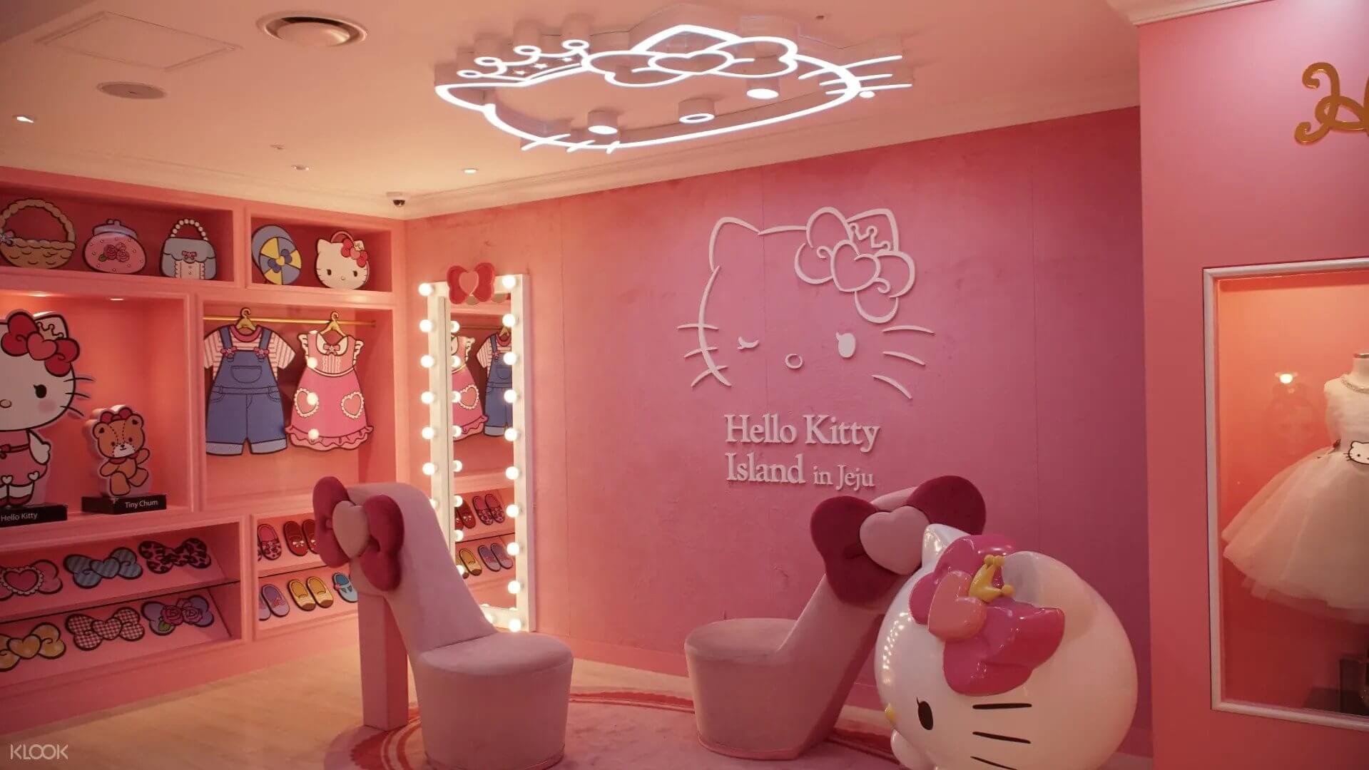 30 Perfect Ideas for Creating Lovely Hello Kitty Bedroom